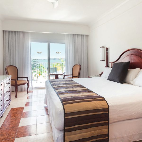 Riu Negril, All Inclusive Jamaica Honeymoon Resort | Honeymoons Inc